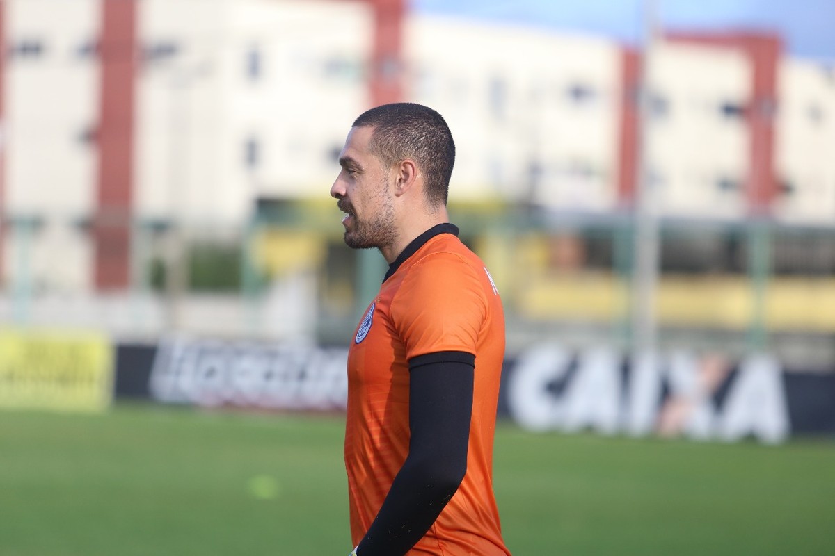 Rafael Roballo cobra salários ao Confiança, clube diz que já tentou ...