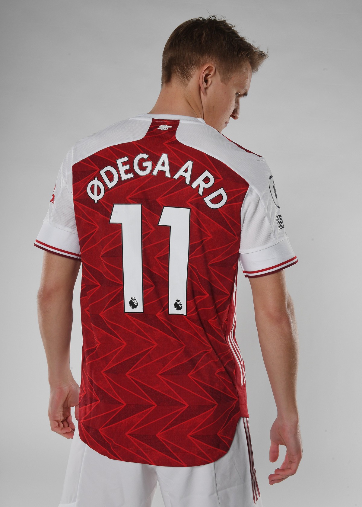 Real Madrid empresta joia norueguesa Odegaard ao Arsenal | futebol ...