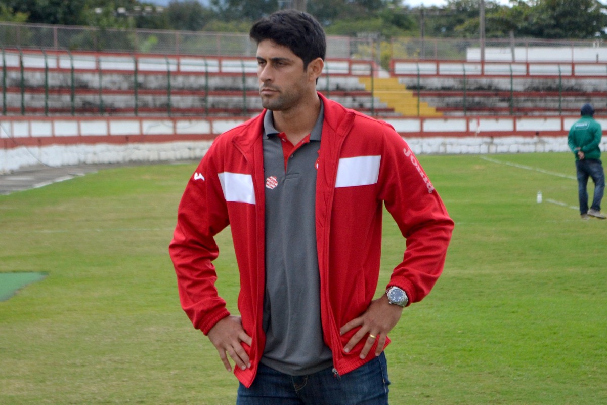 Técnico do Bangu elogia elenco após classificação: "Feliz pela entrega ...