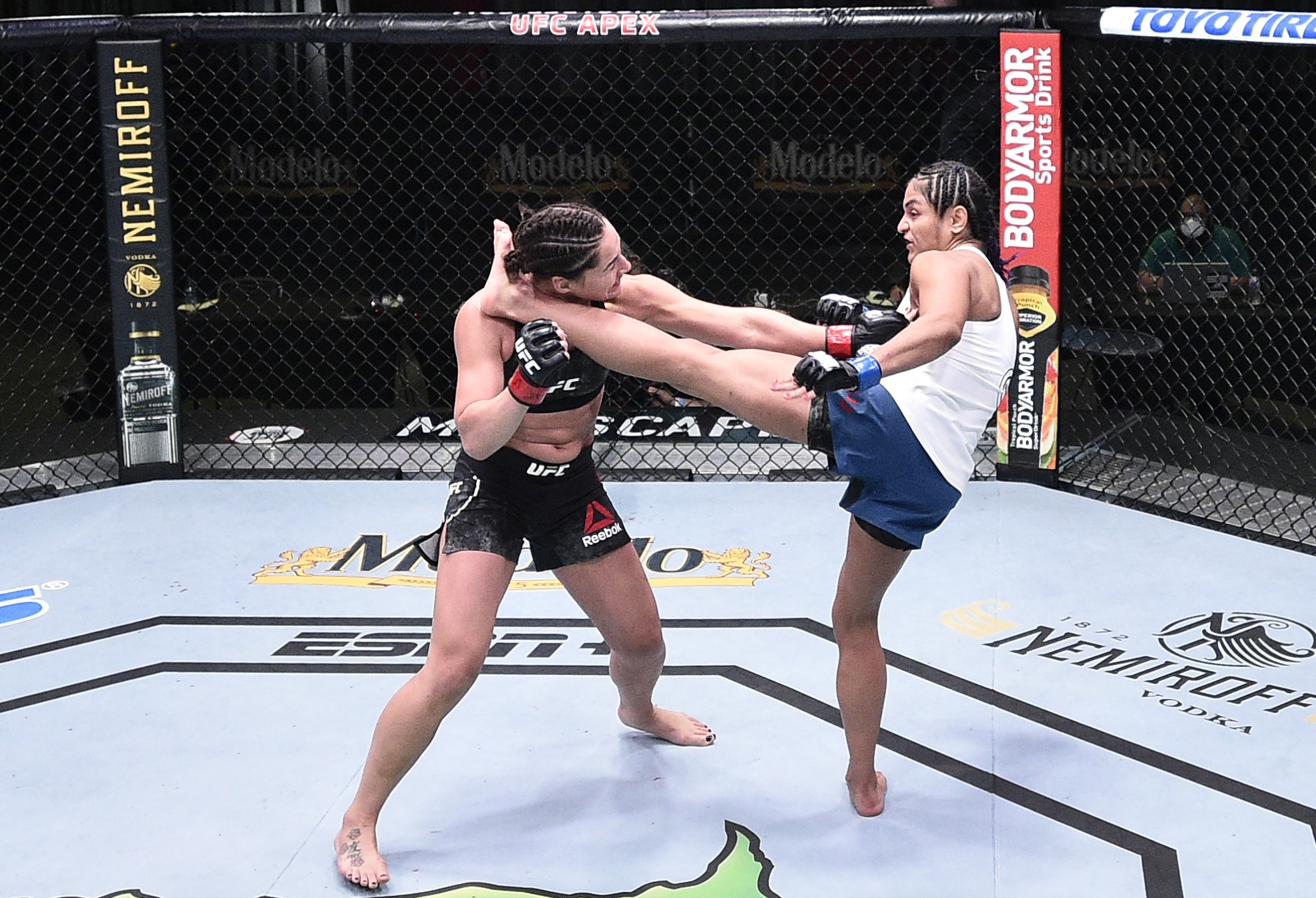 Cynthia Calvillo estreia no peso-mosca com vitória por decisão unânime ...
