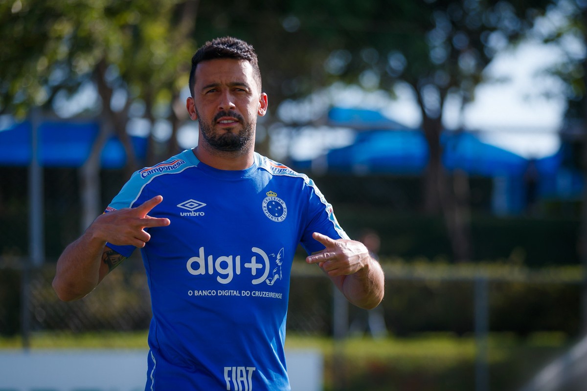 Edilson se vê em evolução e mira sequência no Cruzeiro: "Quero ser ...