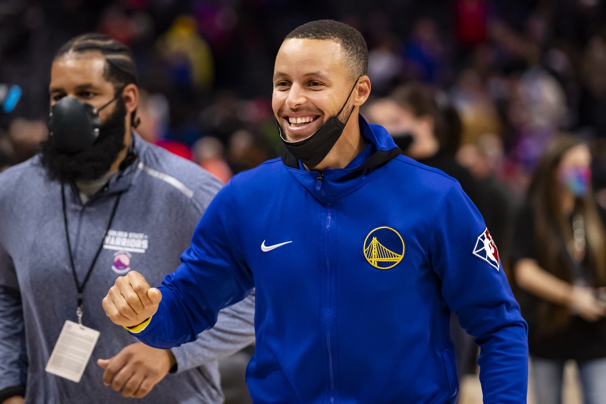 Na NBA, Curry vence até "pedra, papel e tesoura", enquanto Kobe é ...