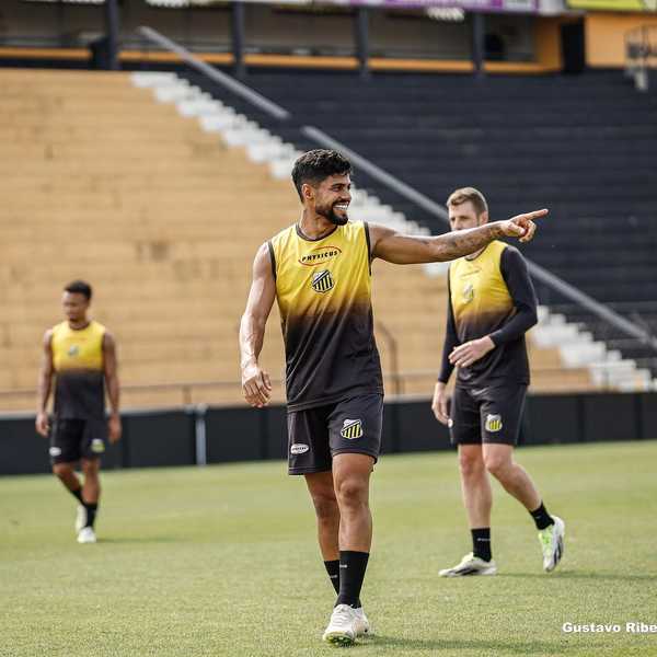 Mais dois! Paysandu contrata o lateral-direito Bryan Borges e do ...