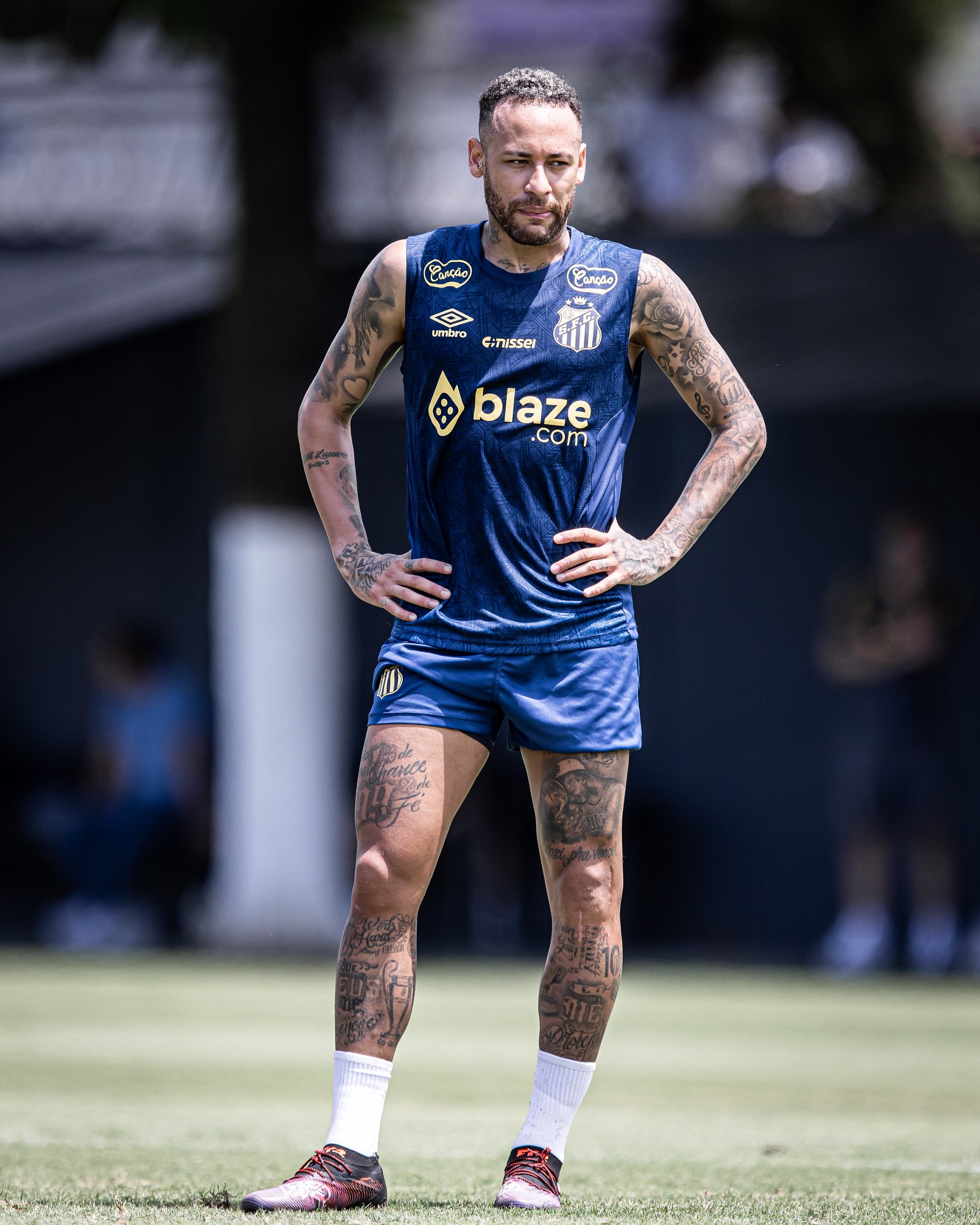 Precaução com Neymar fez Santos desistir de jogar no Allianz, diz ...