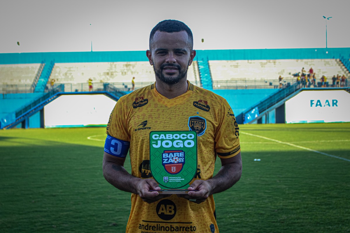 Tavares comemora gol, prêmio de melhor em campo contra o Rio Negro e ...