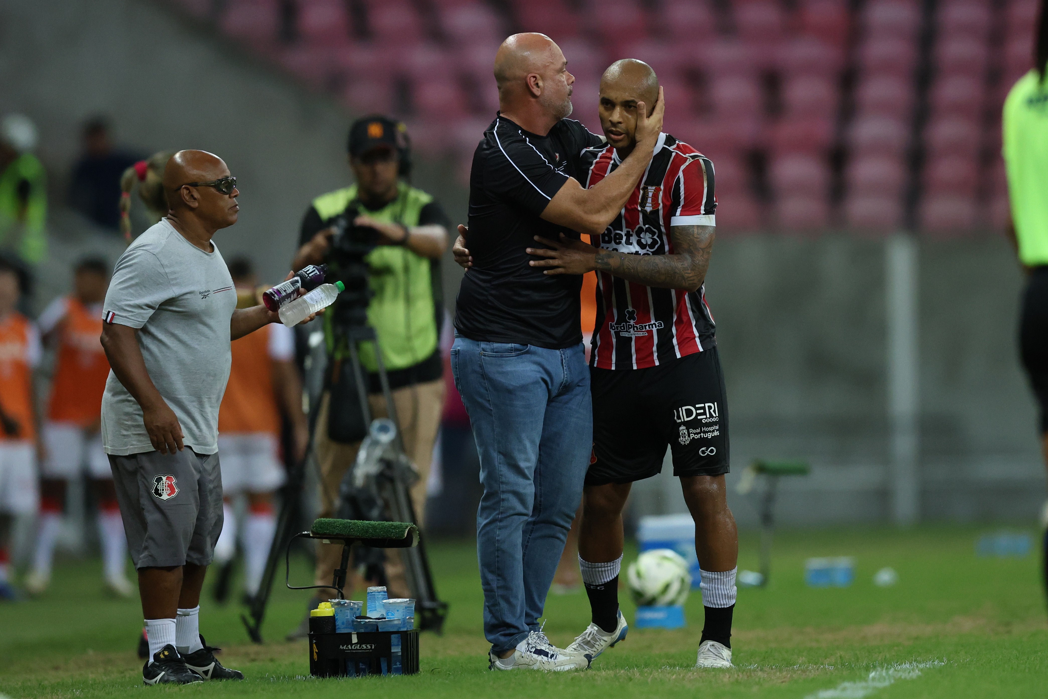 O que o Santa pode fazer para desbancar o Náutico? Veja análise | Ge