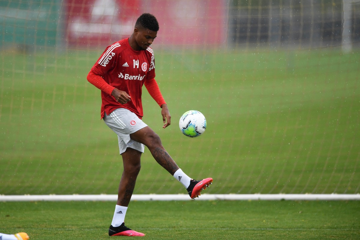 Ceará anuncia a contratação do zagueiro Lucas Ribeiro | ceará | ge