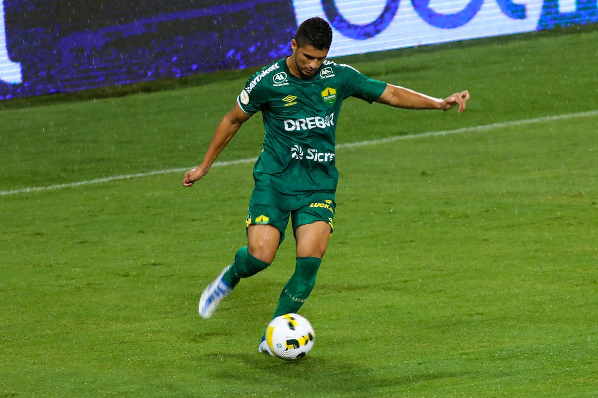 Daniel Guedes celebra "momento garçom" no Cuiabá e projeta duelo contra ...