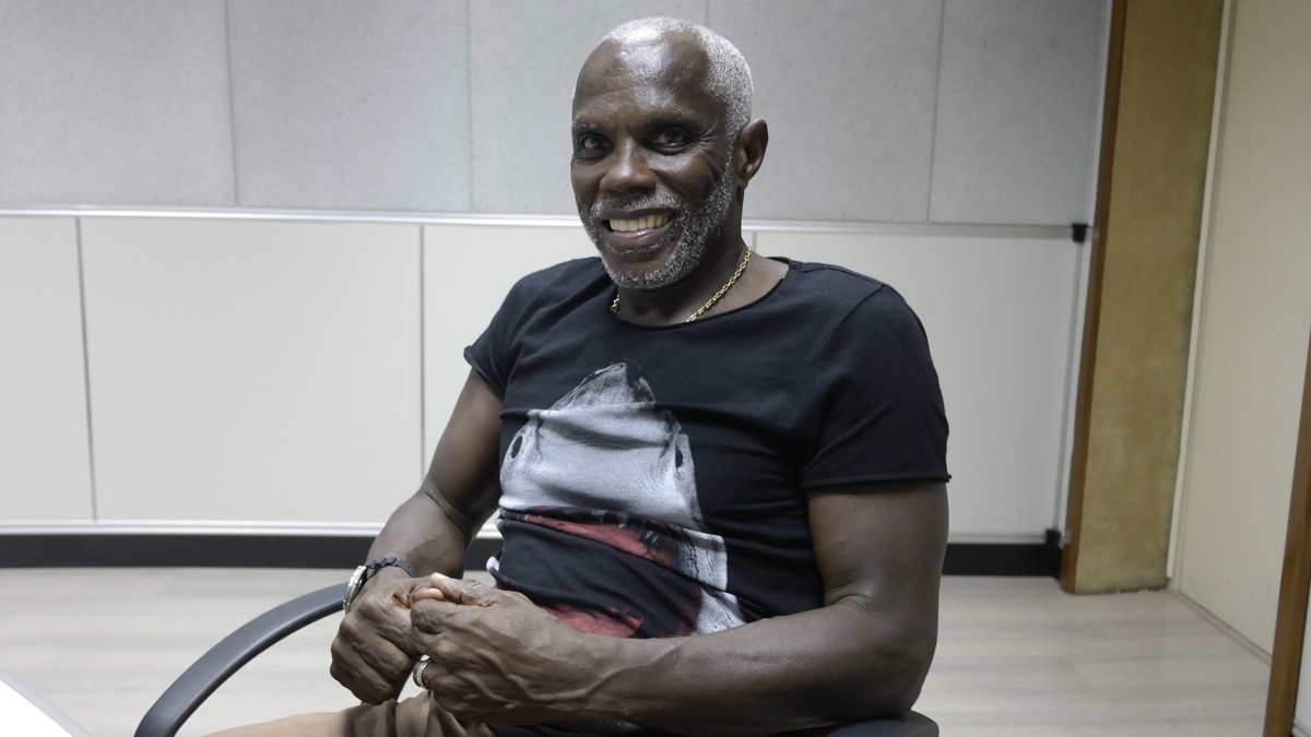 Internado com covid-19, Claudio Adão tem melhora e deixará a UTI nesta ...