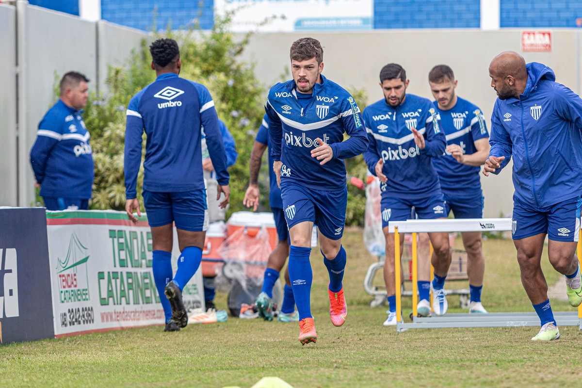 Náutico anuncia Júlio César, atacante que defendeu o Avaí na Série B ...