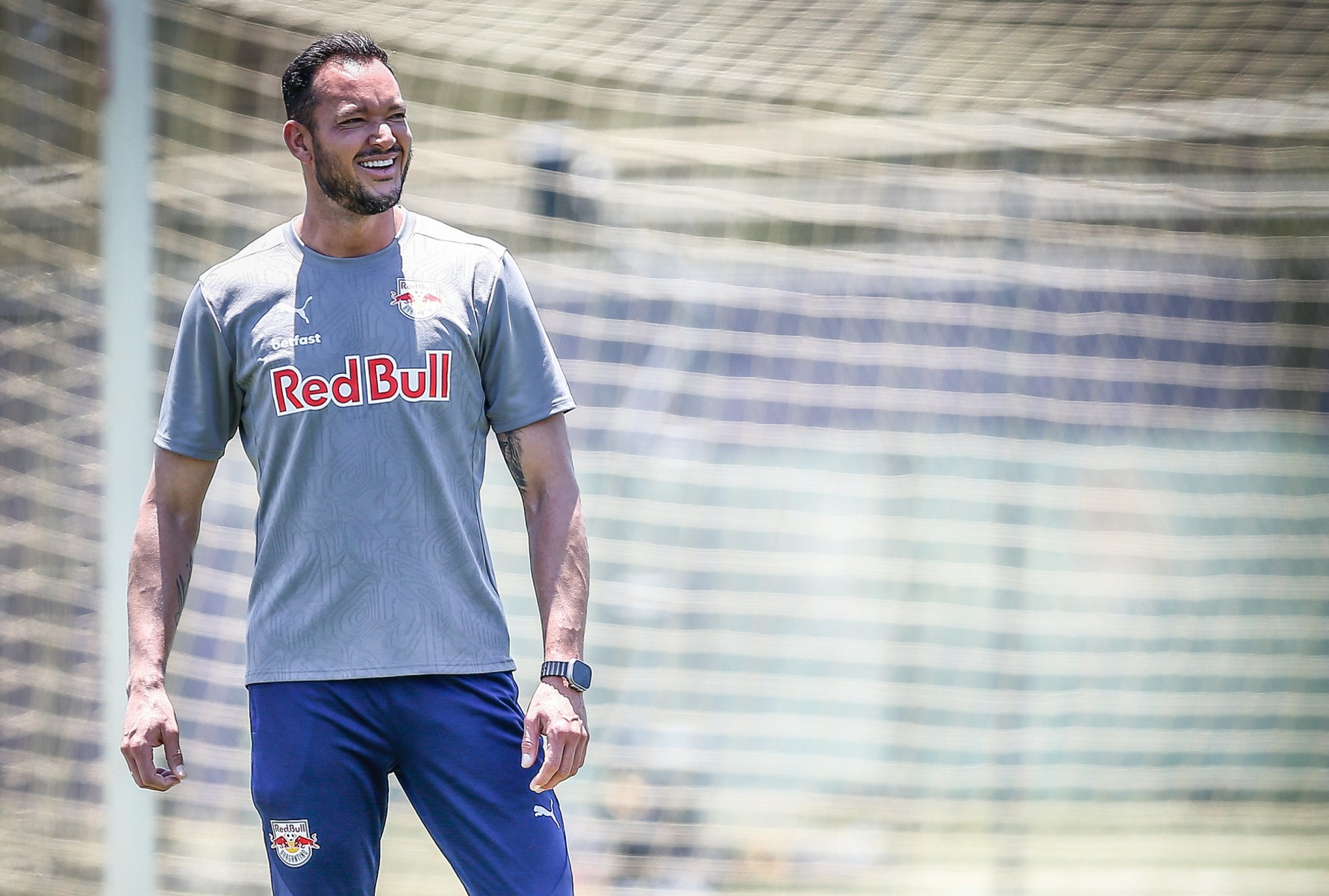 Ídolo do Atlético-MG, Réver enfrenta Galo pela 1ª vez em nova função | Ge