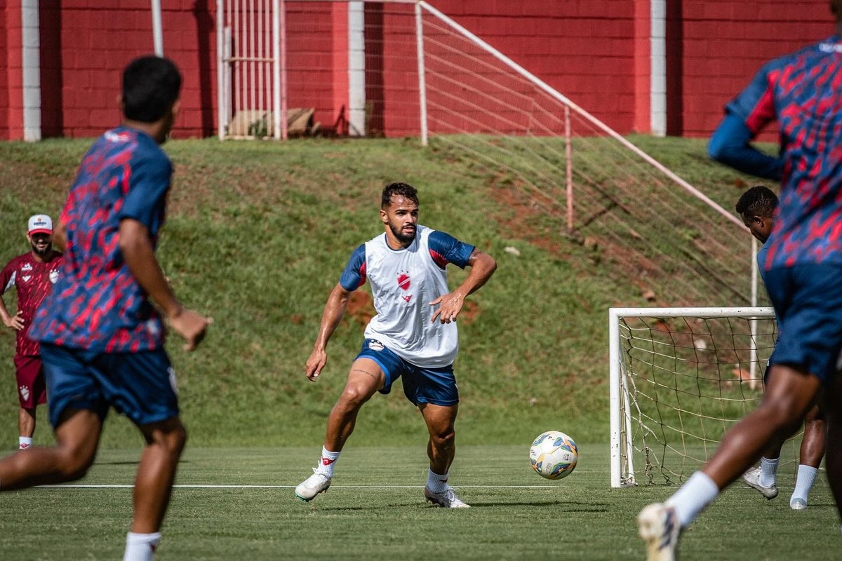 Após aproveitar chance, Eric mira reta decisiva do Goianão com o Vila ...