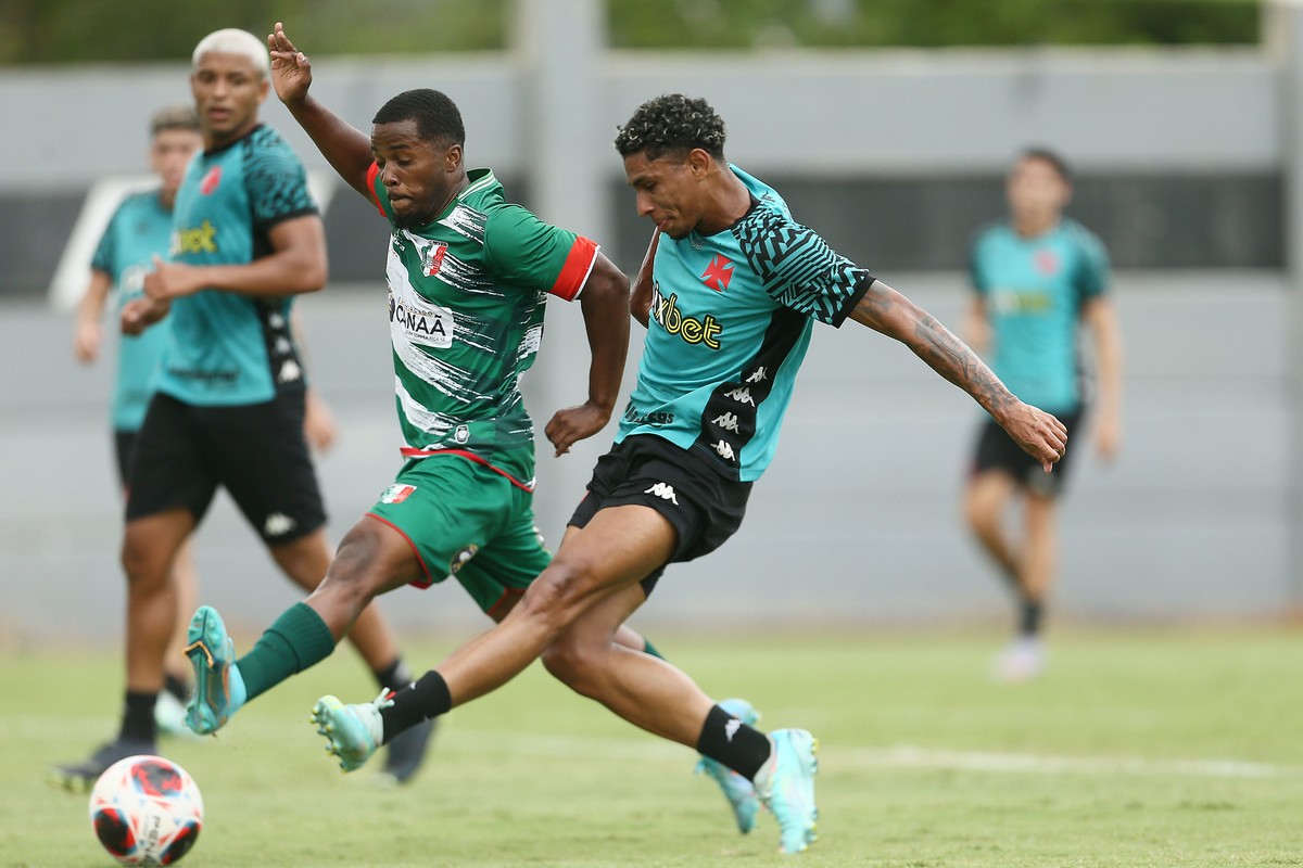Com disputa à vista e contrato curto, Paulo Victor corre para se firmar ...