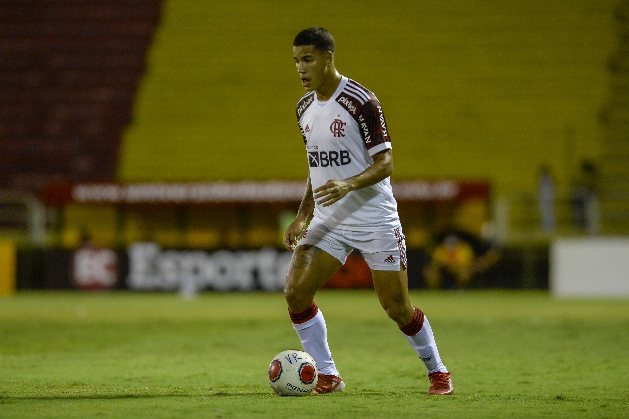 Bragantino II contrata por empréstimo lateral Marcos Paulo, ex-Flamengo ...