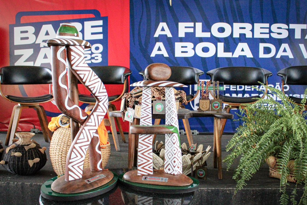 Troféu e medalhas de campeão e vice do Amazonense 2023 são produzidos ...