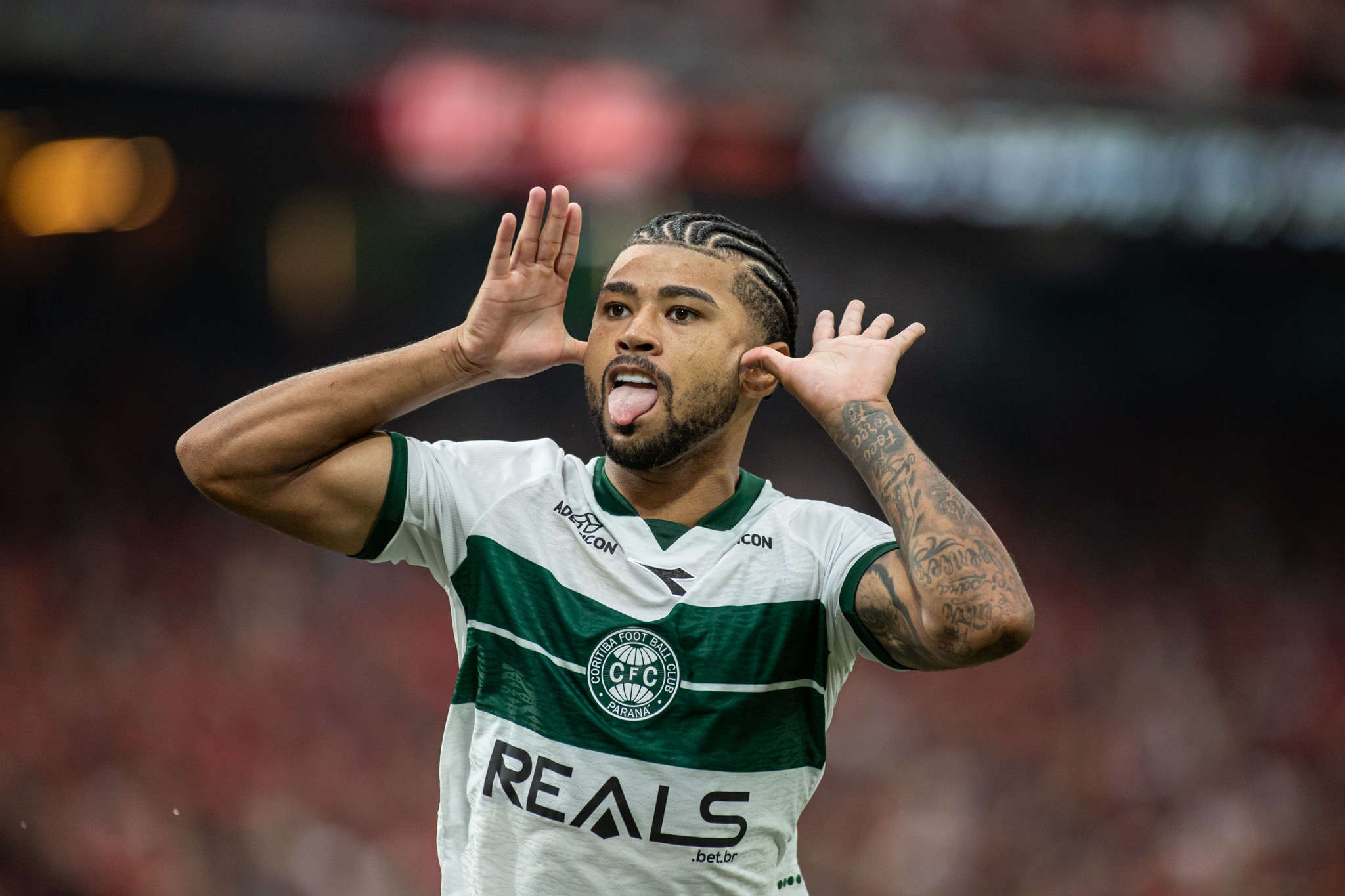 Coritiba x Bragantino: Lucas Ronier revê rival da estreia profissional | Ge