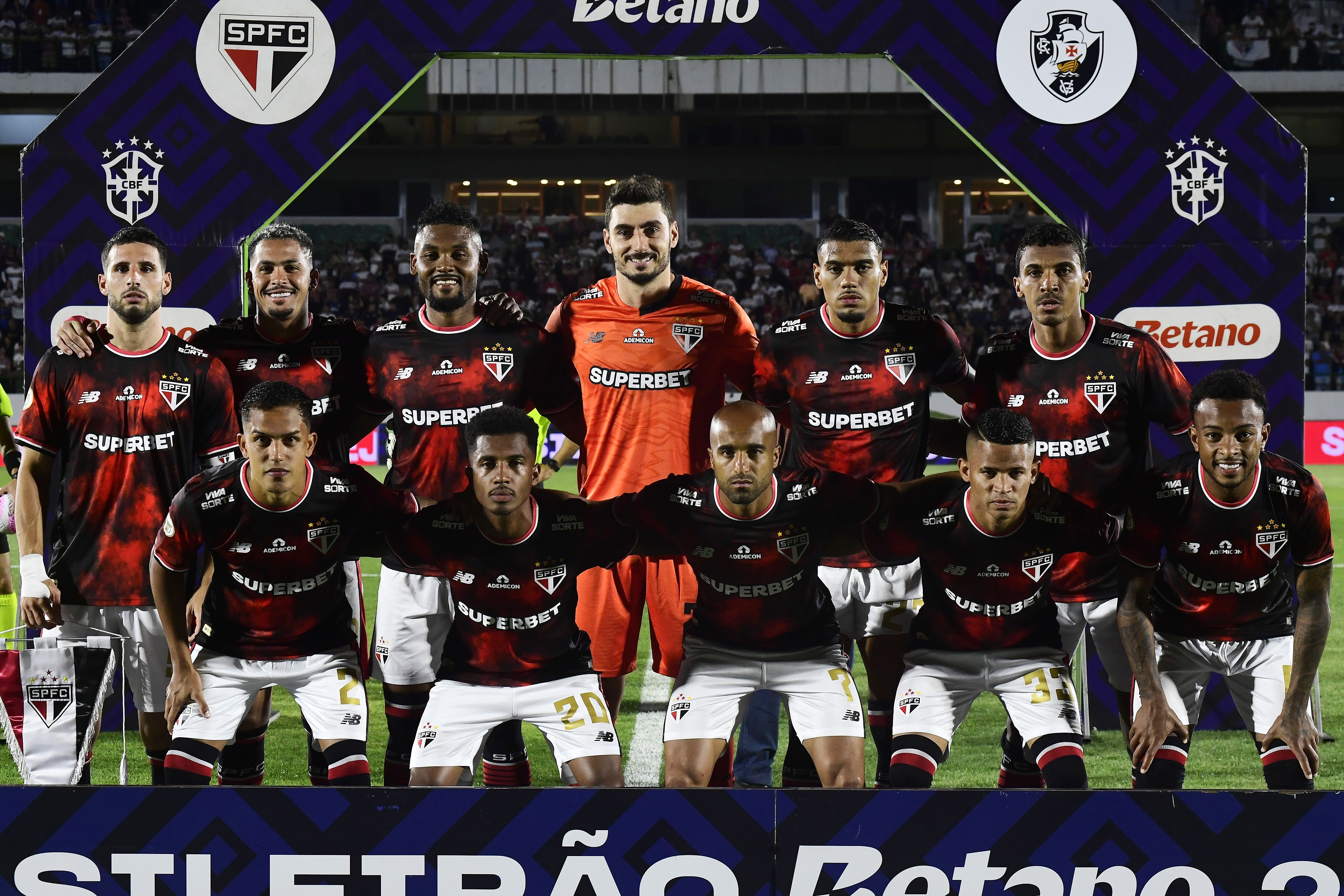 Atuações do São Paulo: Lucas comanda vitória que afasta má impressão ...