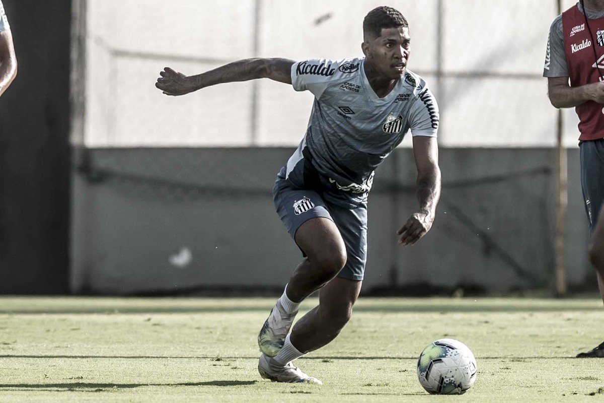 Raniel é internado com trombose e vira desfalque no Santos | santos | ge