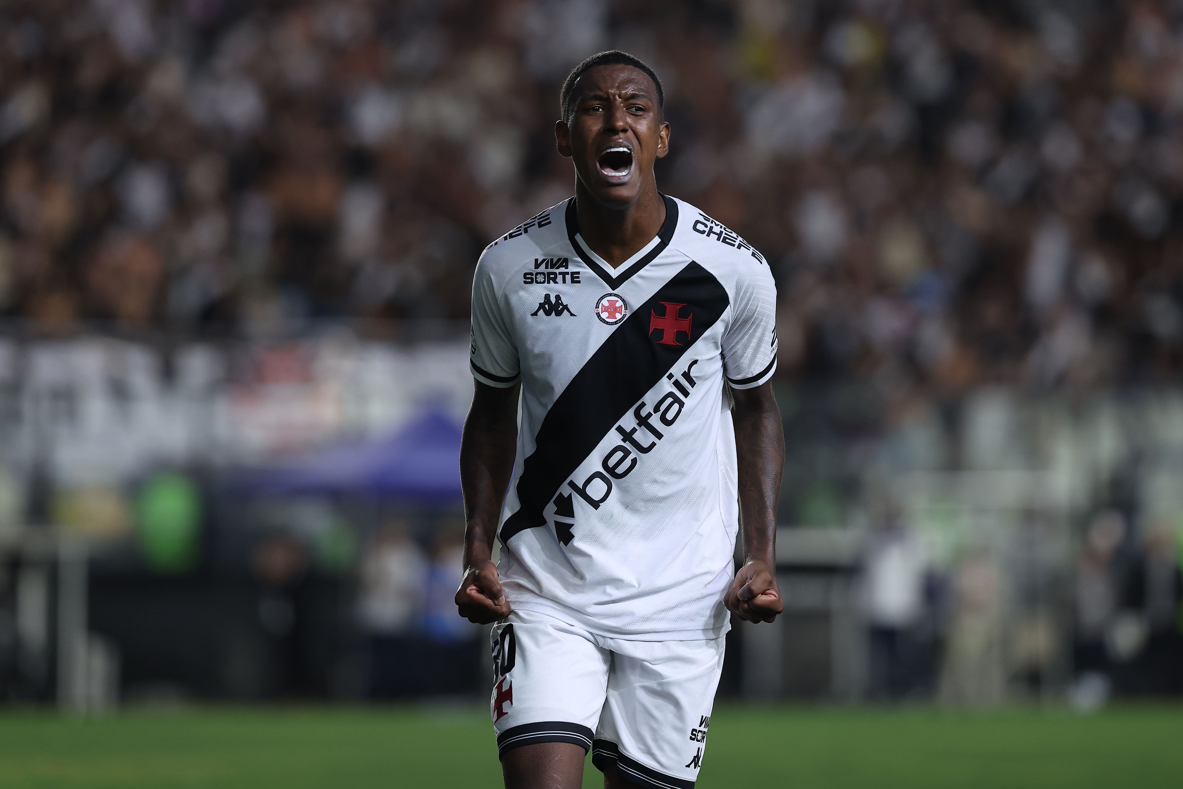 Um ano após cavadinha que não deu certo, Robert Renan revê Inter com ...