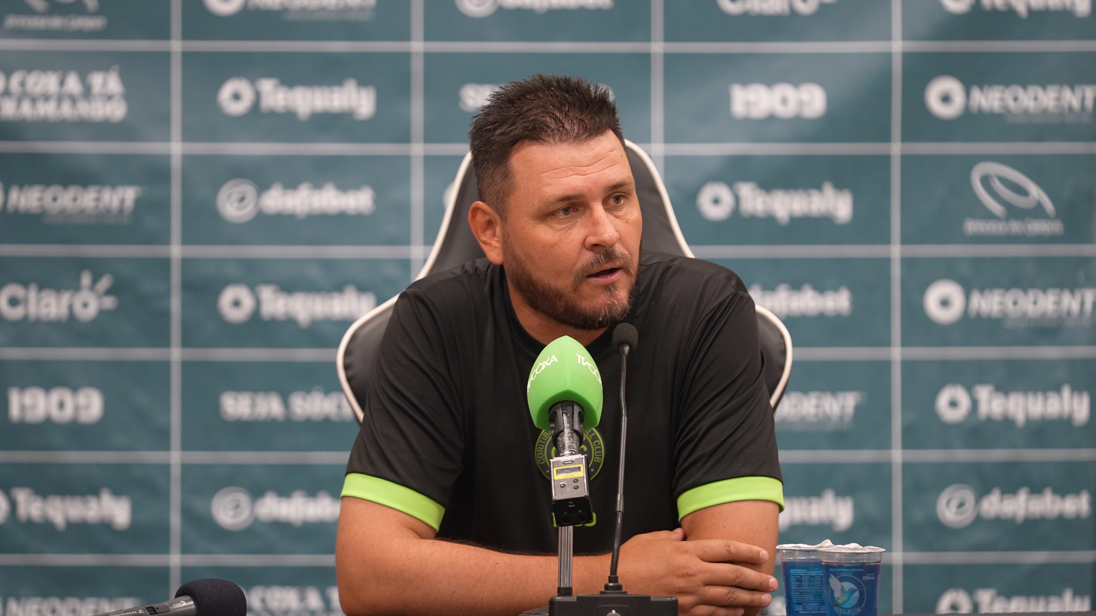 Thiago Kosloski tenta encontrar o equilíbrio no Coritiba para manter ...