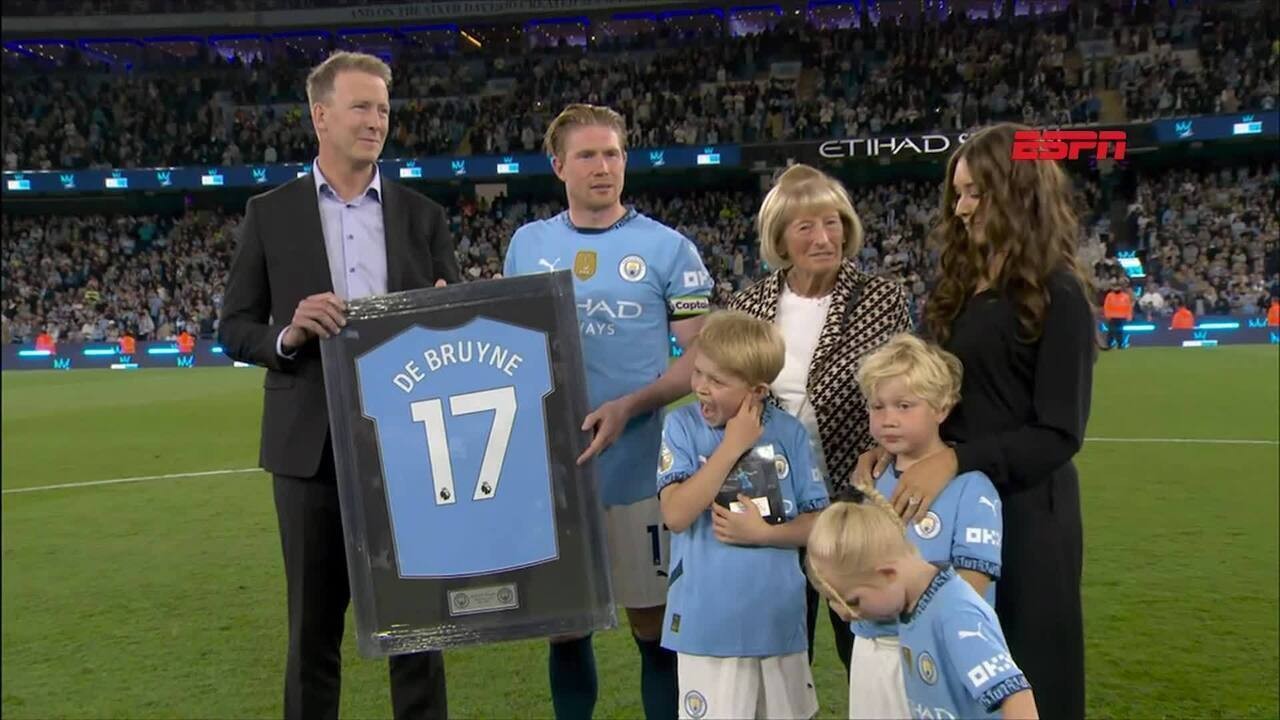Manchester City revela uniforme especial para a Copa do Mundo de Clubes ...