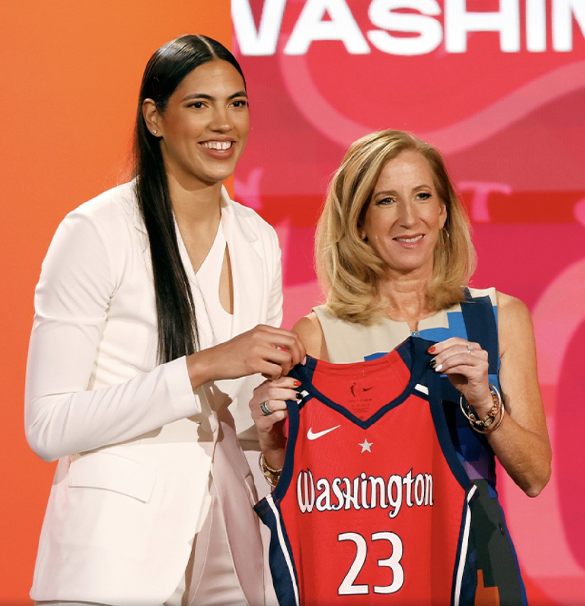 Stephanie Soares é 4ª escolha do draft da WNBA e vai jogar no Dallas ...