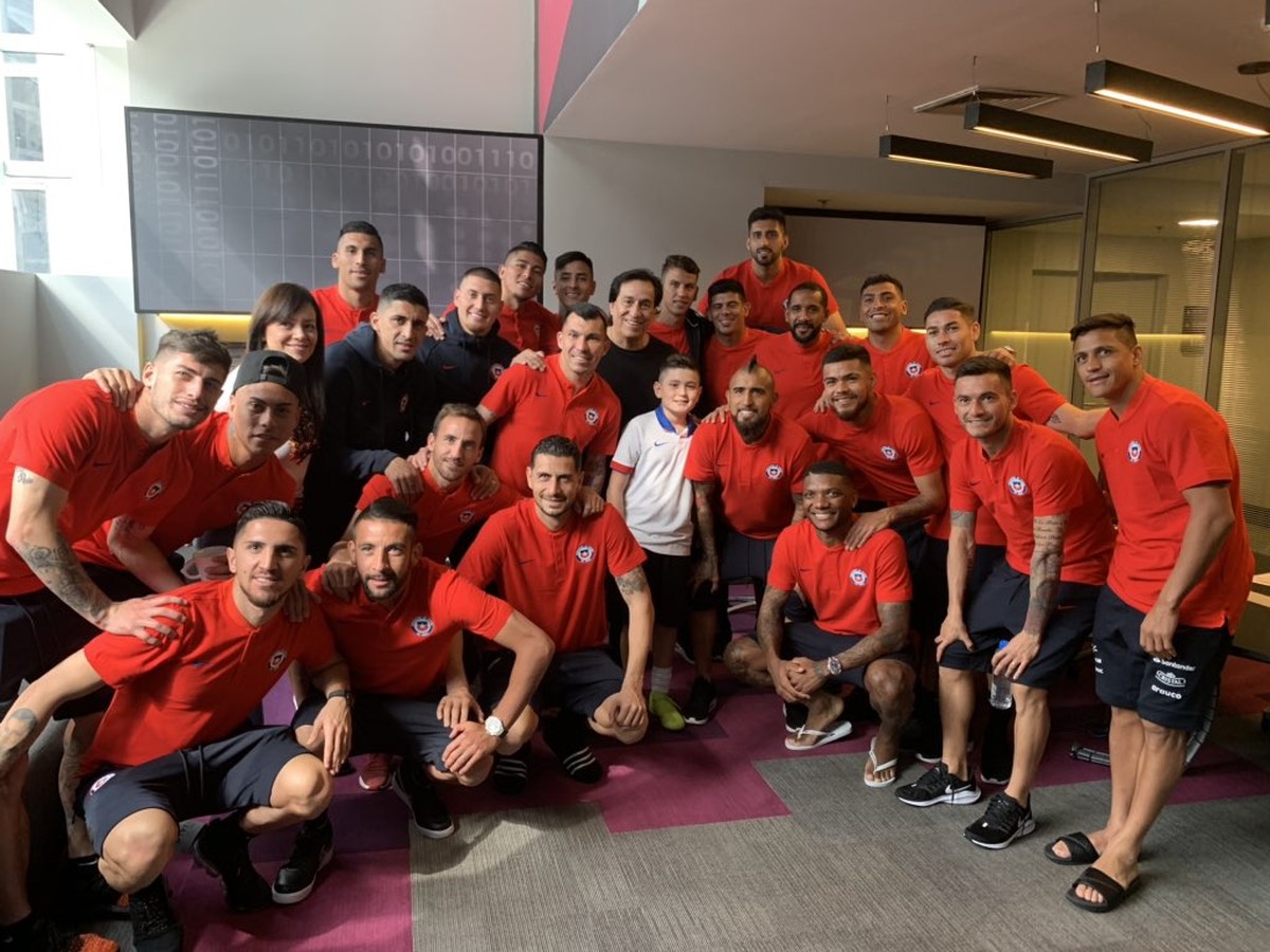 Ex-goleiro do Chile e radicado no Brasil, Roberto Rojas visita ...