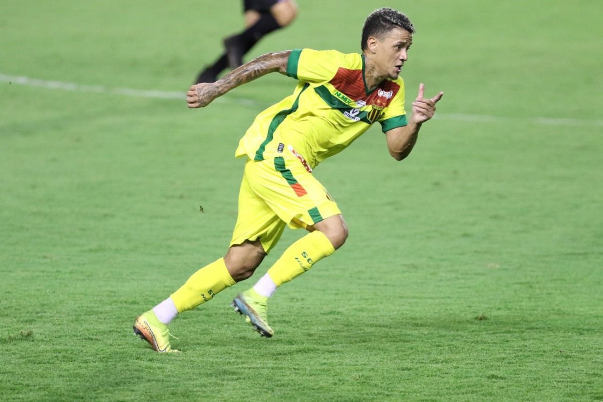 Taubaté anuncia acerto com o atacante Dudu, ex-Retrô, para a disputa da ...