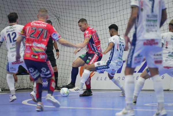Pato Futsal vence o Cascavel e vai às quartas de final da LNF; veja os ...