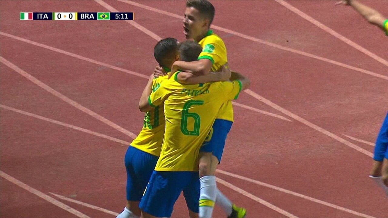 Quem é Patryck? Saiba quem é o lateral de 17 anos do São Paulo que tem ...