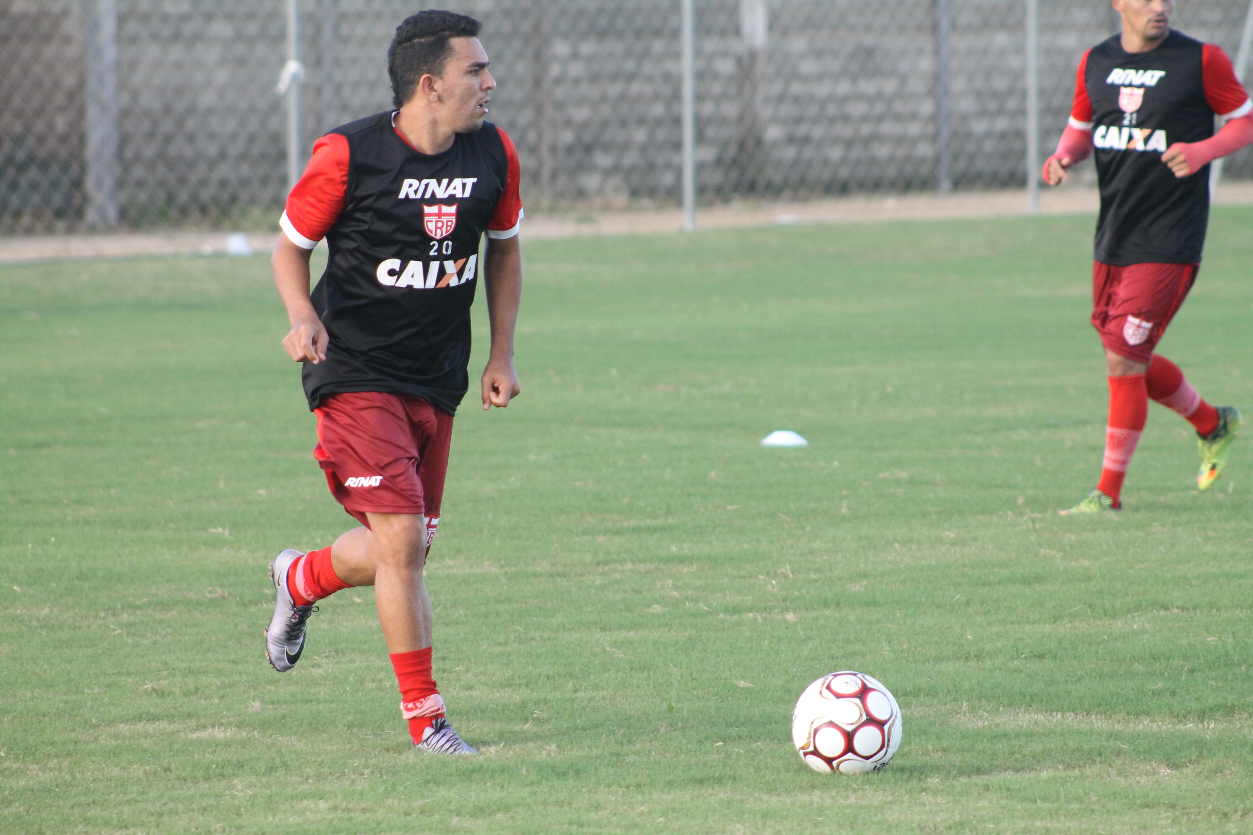 Fator Ratinho: Dado não conta com o lateral pela primeira vez para ...