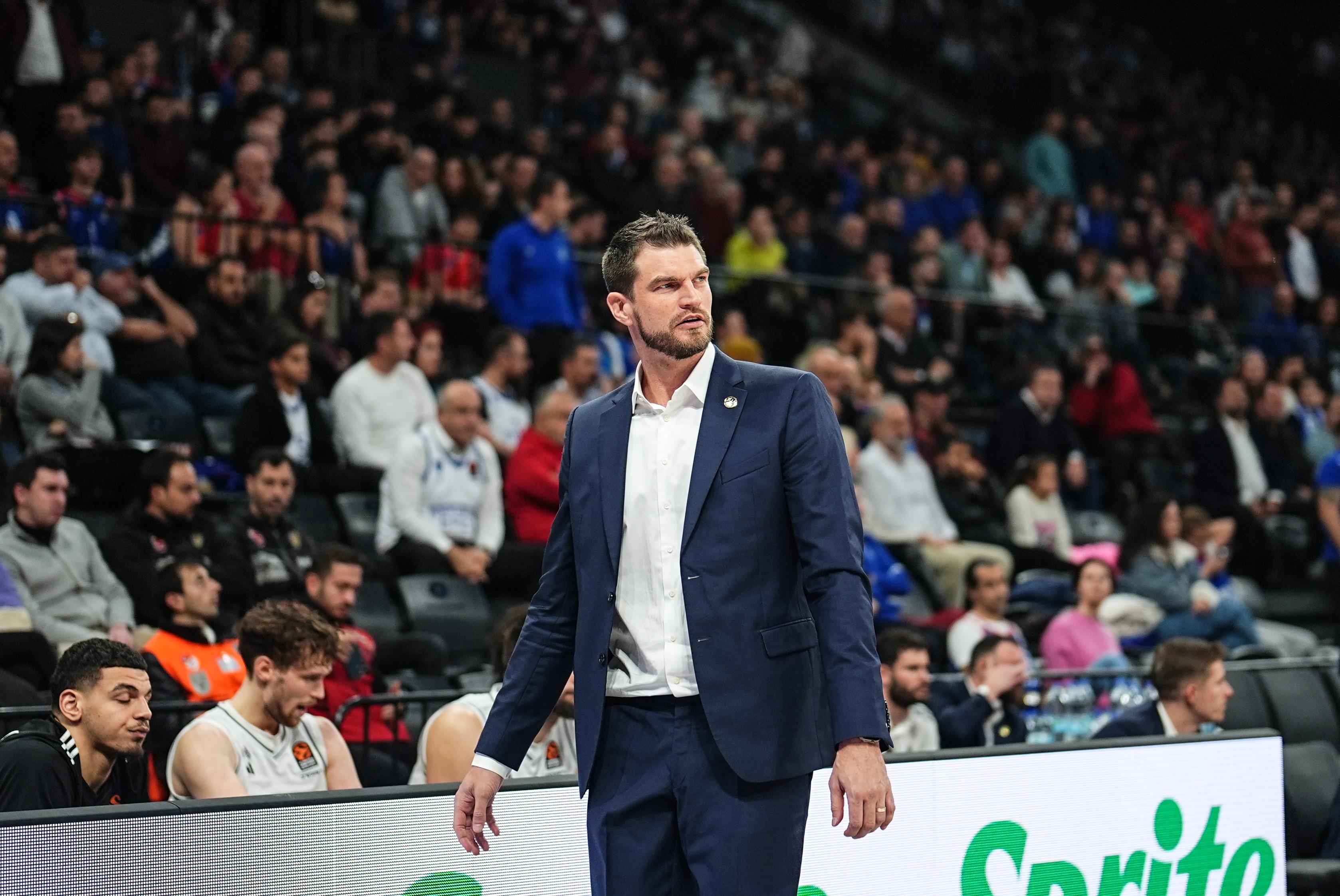 Em seu primeiro ano como técnico, Tiago Splitter brilha e conduz Paris ...