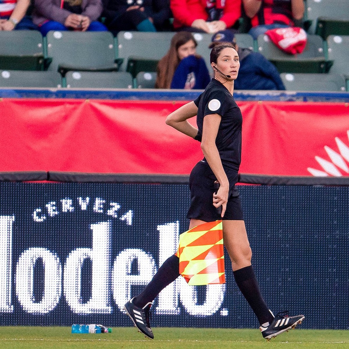 Quem é Kathryn Nesbitt: primeira mulher árbitra em oitavas de Copa era ...