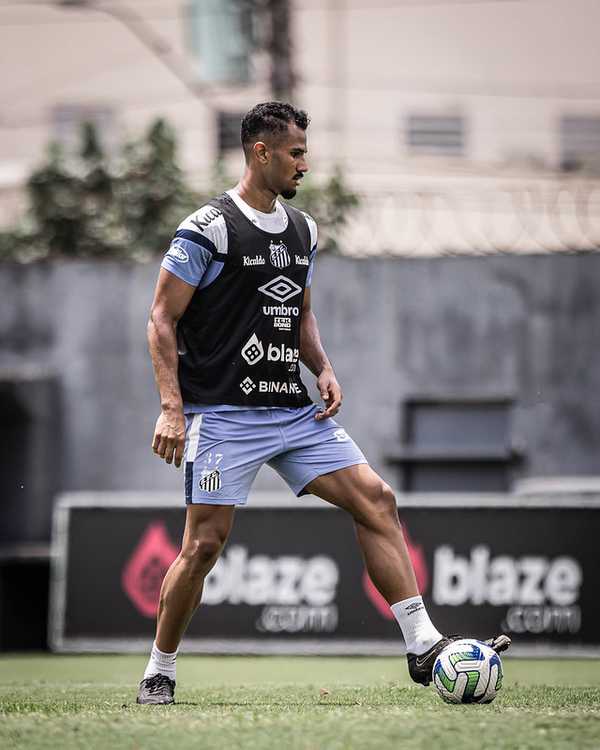Derick rescinde com o Santos e fica livre para assinar com outro clube ...