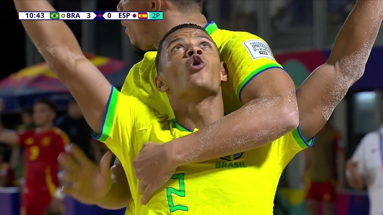 Brasil goleia Espanha e vai à semi no Mundial de futebol de areia | Ge