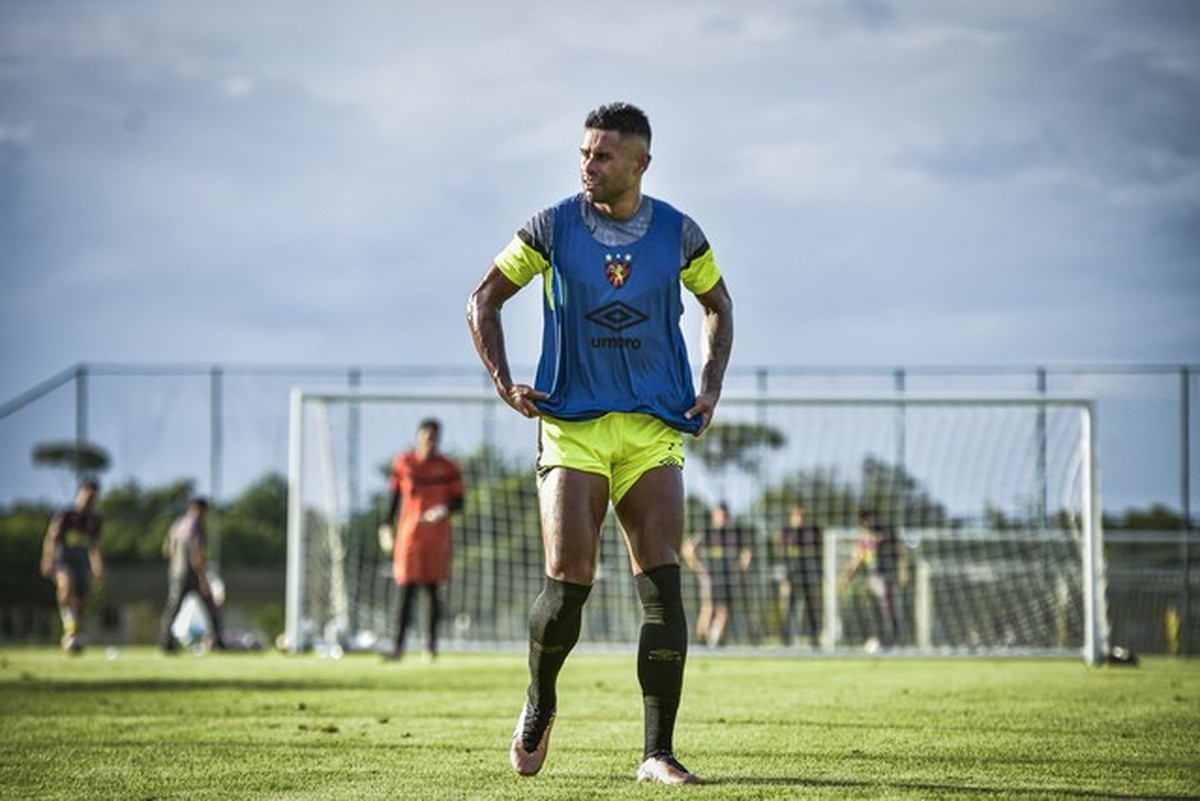 Chape encaminha a contratação do atacante Kayke | chapecoense | ge