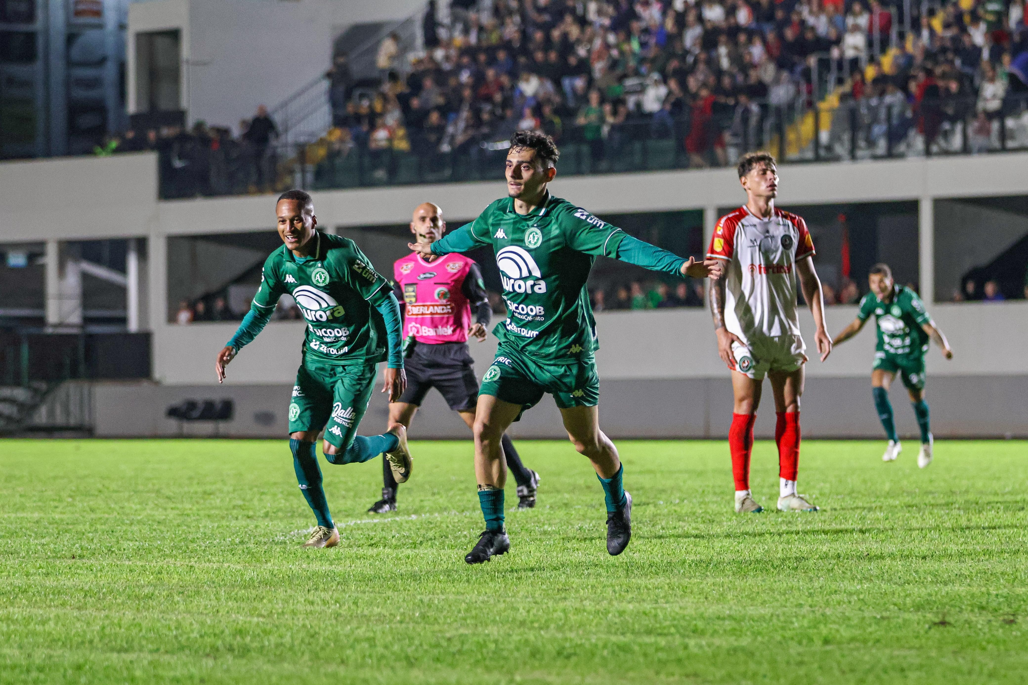 Chapecoense bate o Concórdia pelo 'clássico da linguiça' na Copa SC
