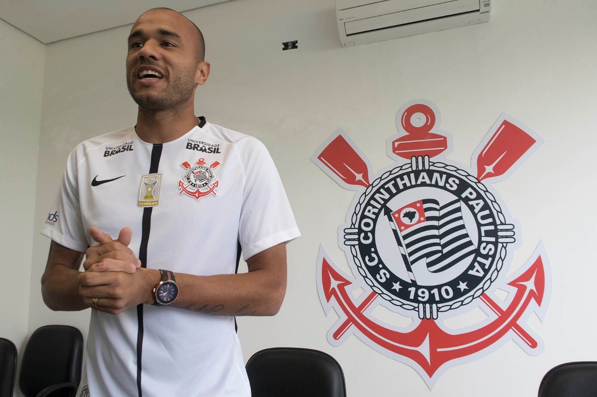 Corinthians anuncia a contratação do atacante Roger | corinthians | ge