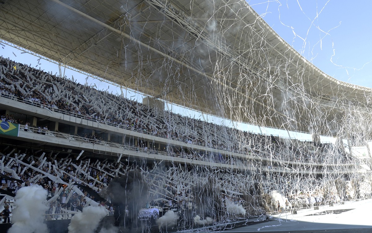 Torcida do Botafogo promete mosaico com balões para clássico com o ...