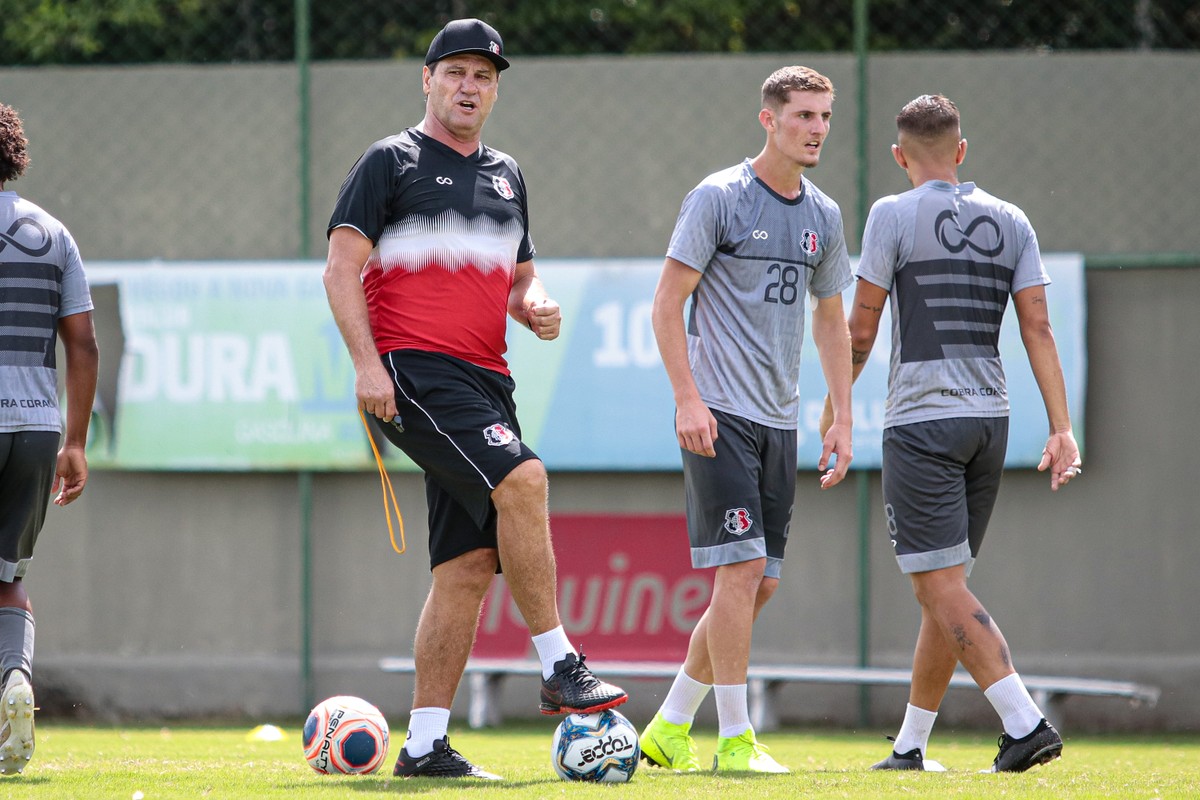 Com volta de quarteto titular, Brigatti espera evolução no Santa Cruz ...