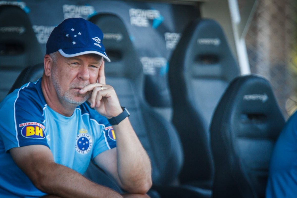 Mano pede Cruzeiro com pés no chão diante do Deportivo Lara e afirma ...