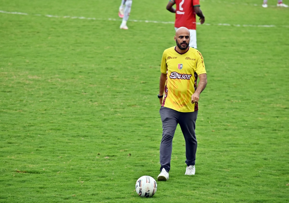 Após saída de ex-BBB, português Tiago Miguel retorna para comandar o ...