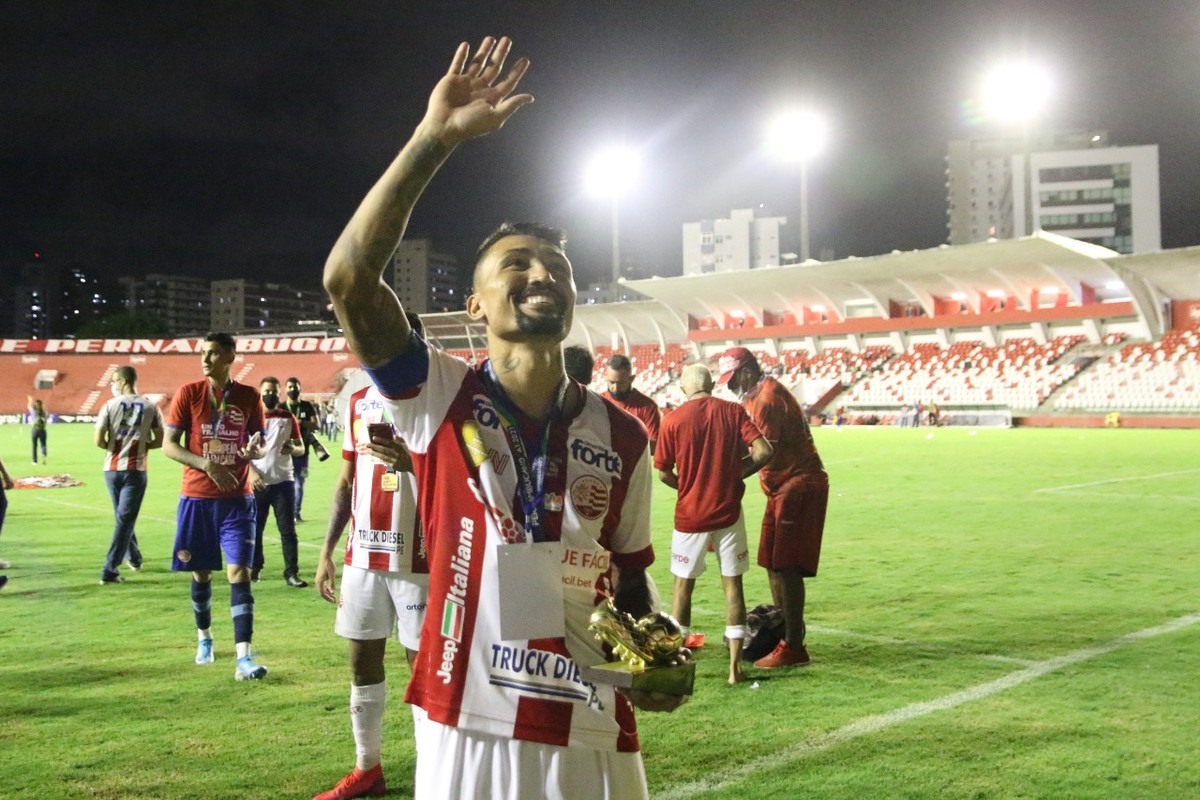 Kieza usa as redes sociais para se despedir do Náutico: "Aprendi a amar ...