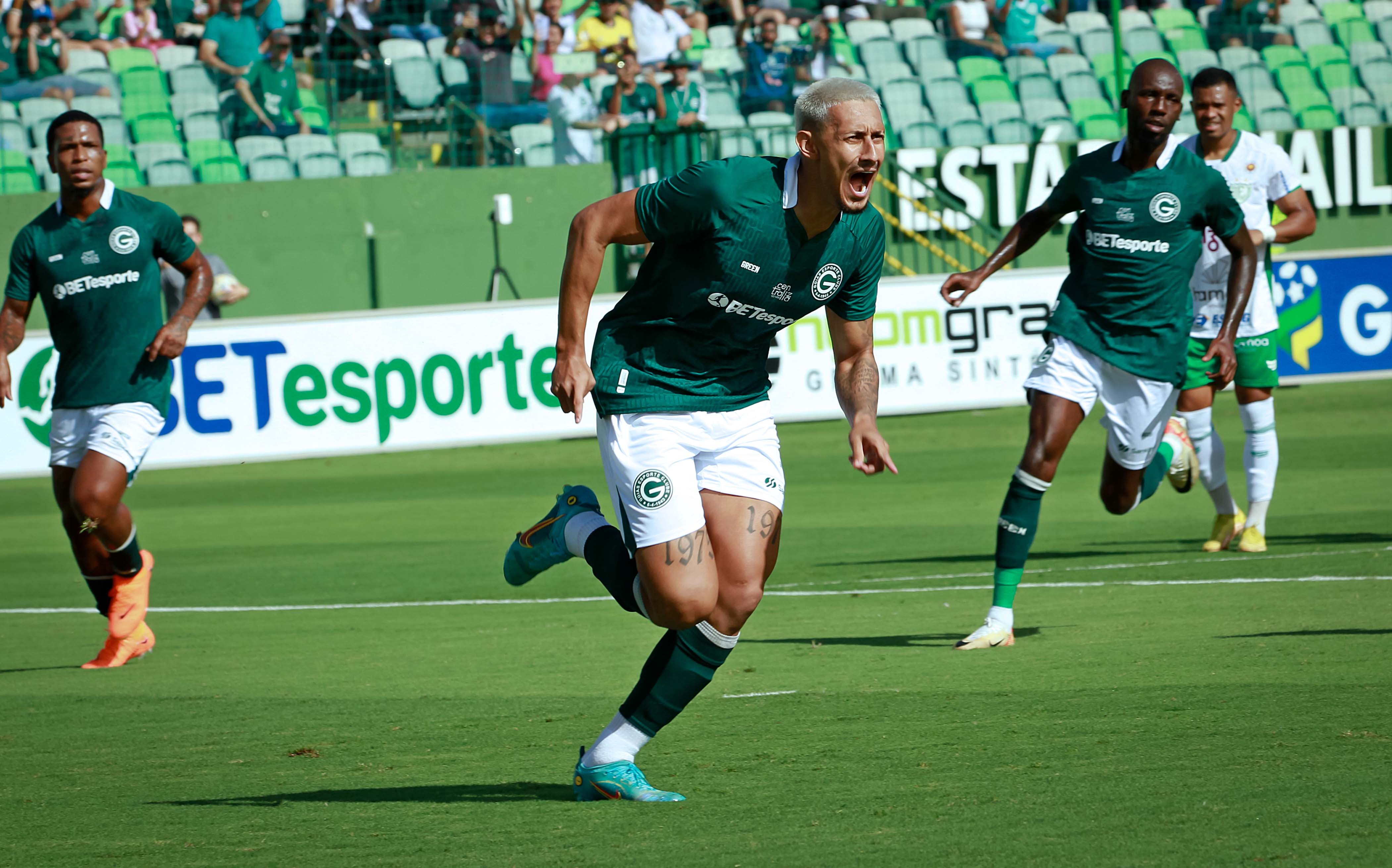 Iván Torres e Martín Rea rescindem com o Goiás; Breno Herculano será ...