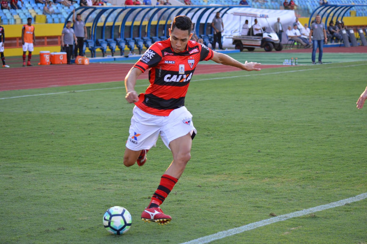 Nos planos do Atlético-GO, Igor Henrique diz que também deseja renovar | atlético-go | ge