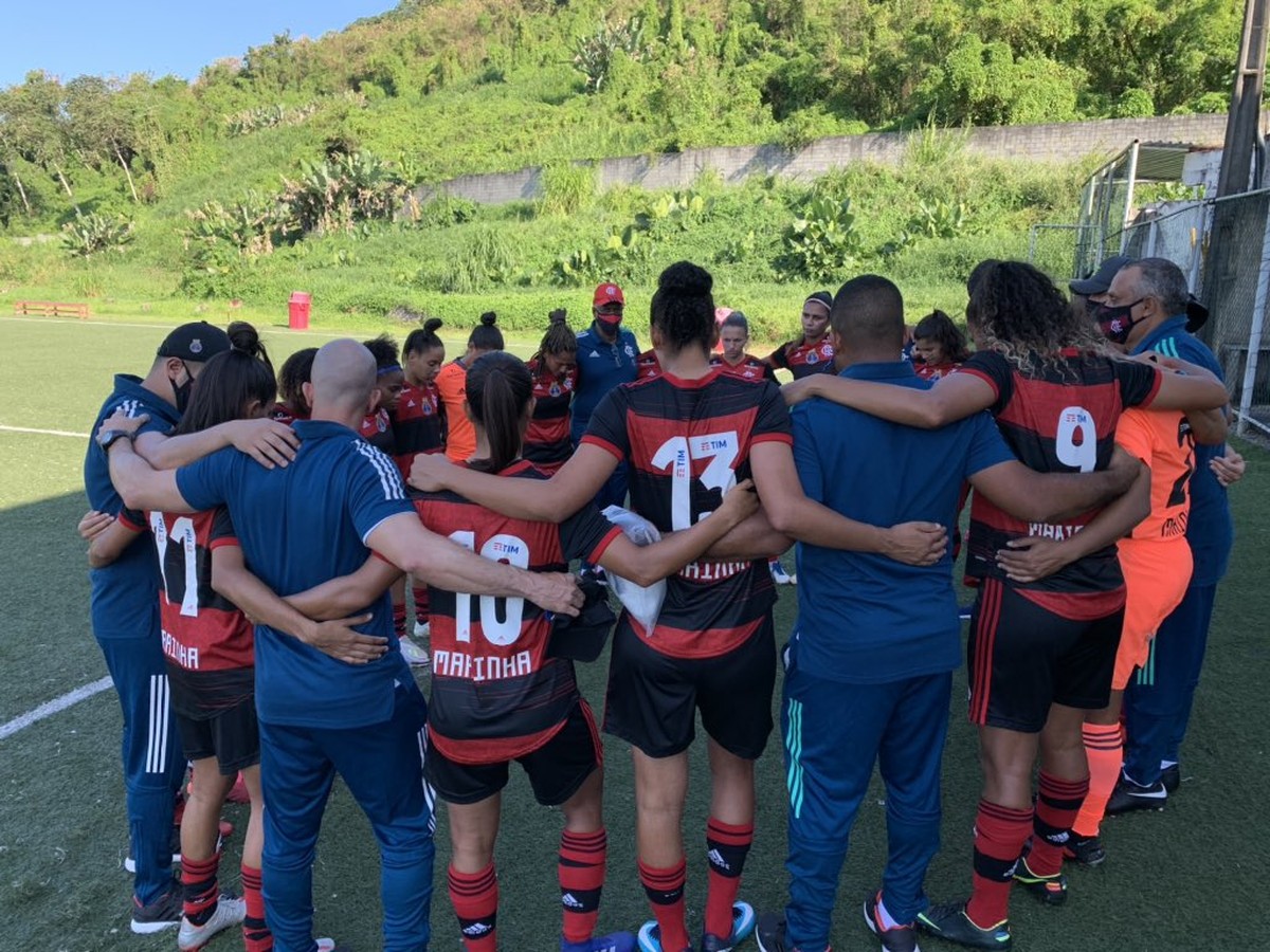 Brasileiro feminino: Flamengo vence o Vitória no Barradão com gol de ...