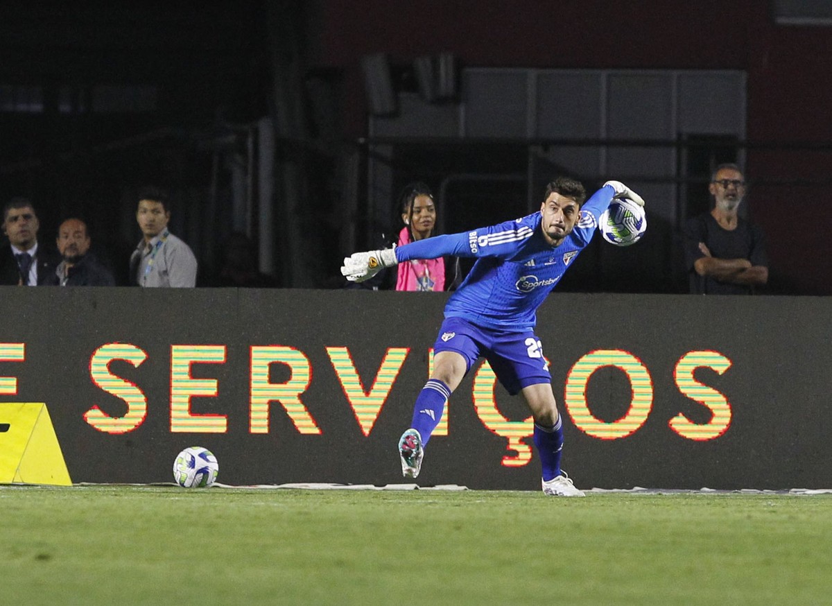 Atuações seguras e sequência rara: como Rafael fez o São Paulo acabar ...