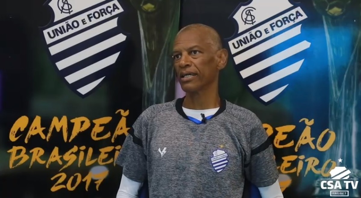 Lembra dele? Flávio, ex-Vasco e Athletico, volta ao CSA para preparar novos goleiros | futebol | ge