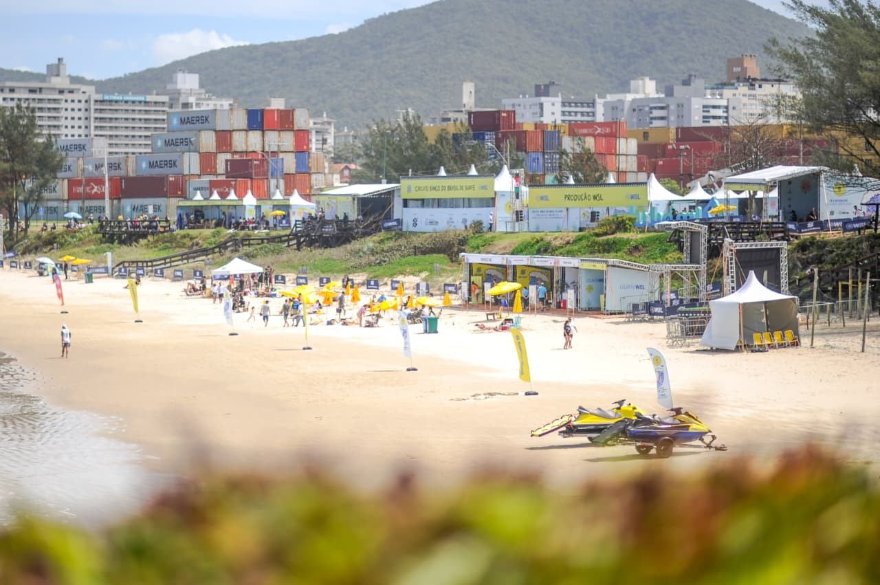 Campeão mundial é eliminado no terceiro dia de QS da WSL em Imbituba | Ge