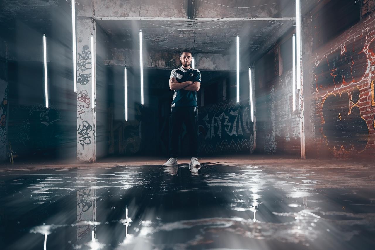 R6: Liquid esclarece função de mav, que se diz "do lado certo agora"